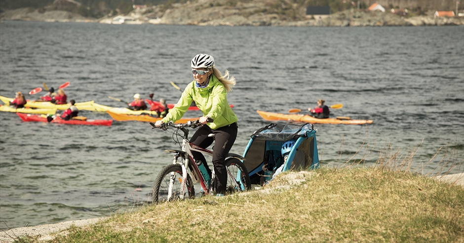 Cycling along the Telemark coast - BikeTelemark.com