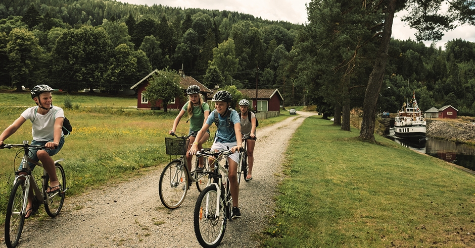 Cycling along the Telemark Canal - BikeTelemark.no